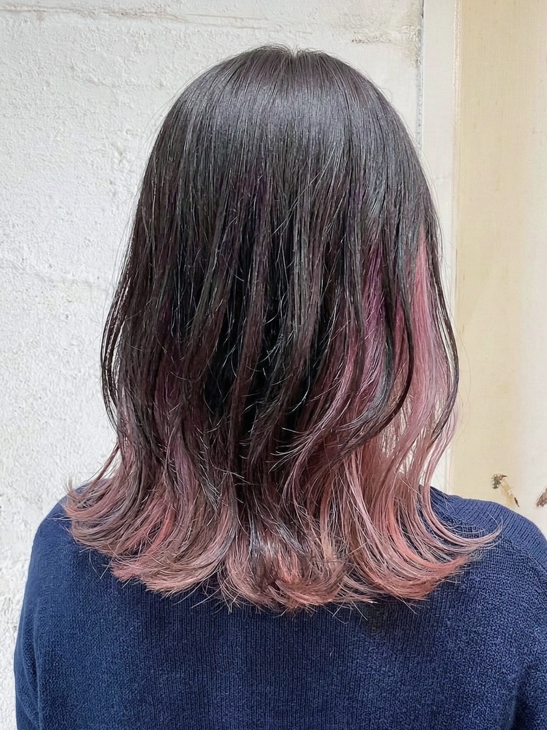 インナーカラー人気色のヘアカタログ18選｜表面カラーと入れる場所まで美容師が解説
